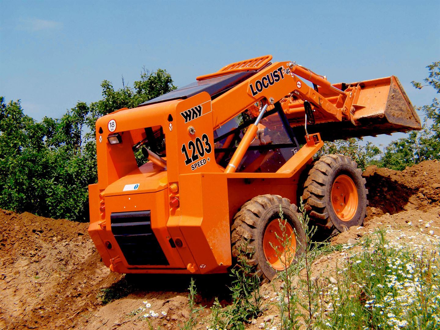 Locust 1203 Fiches techniques & données techniques (2019-2025 ...