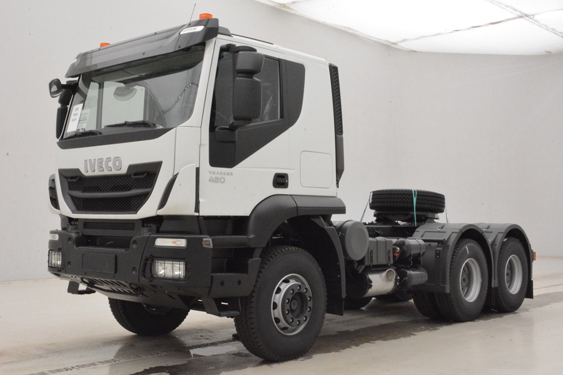 Iveco TRAKKER 420 Fiches techniques & données techniques (2004-2022) | LECTURA Specs