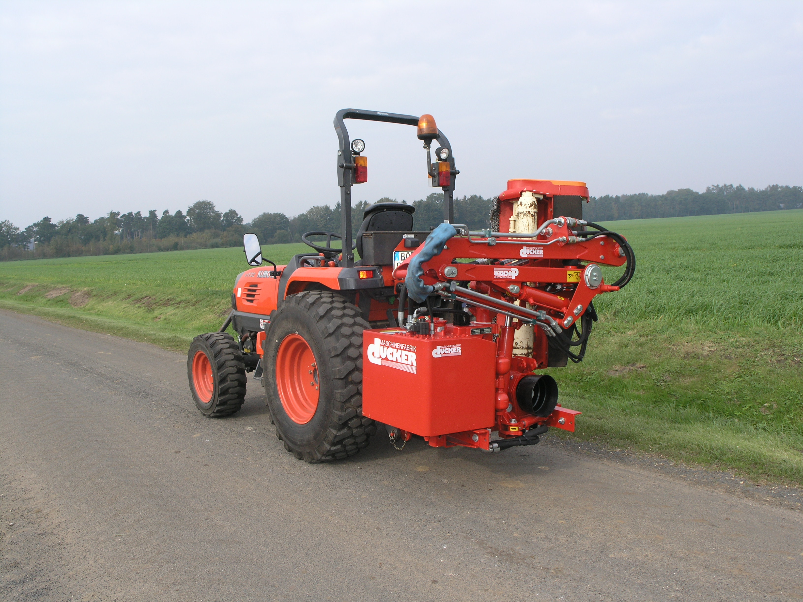 Dücker KBM 350 TMK 10 Fiches techniques & données techniques (2002-2025 ...