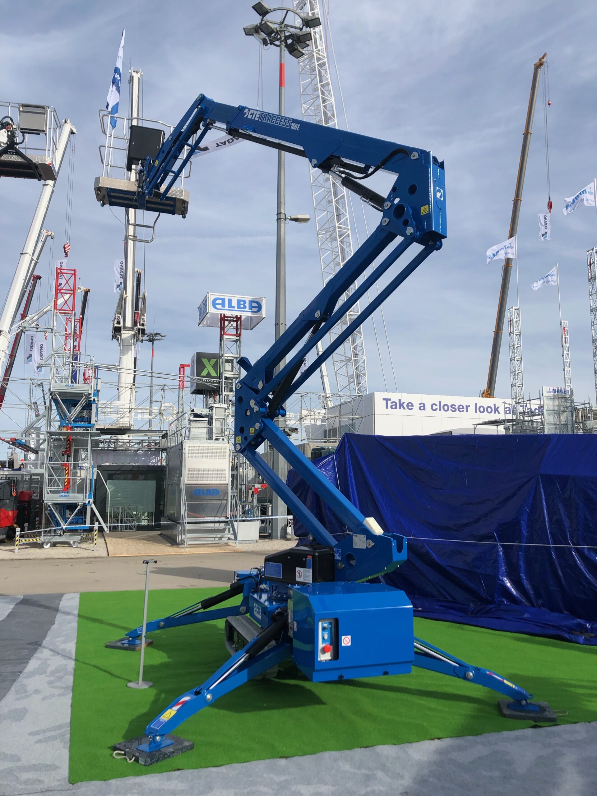 CTE Traccess 160 E Fiches T. (2022 - 2025) | Nacelles à bras articulés ...