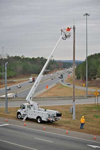Altec ALB37M Fiches T. (2017 - 2023) | Nacelles télescopiques sur camion | LECTURA Specs