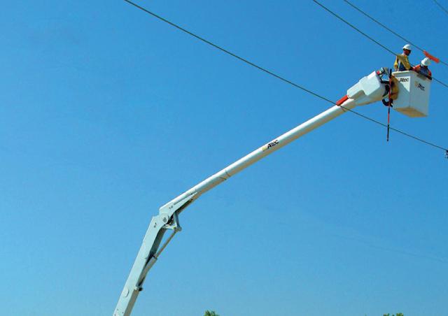 Altec AN50 Fiches T. (2017 - 2025) | Nacelles à bras articulés montées sur remorque | LECTURA Specs