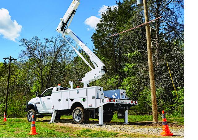 Altec AT48M/P Fiches T. (2017 - 2025) | Nacelles à bras articulés montées sur remorque | LECTURA ...