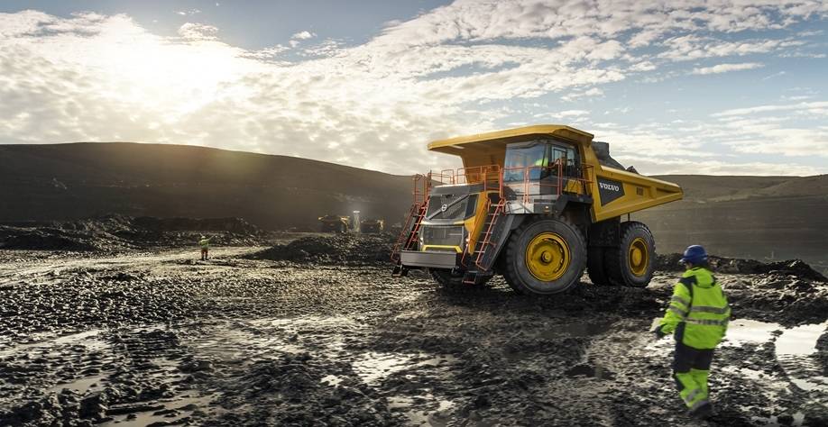 Volvo R100 Fiches techniques & données techniques (2021-2025) | LECTURA ...